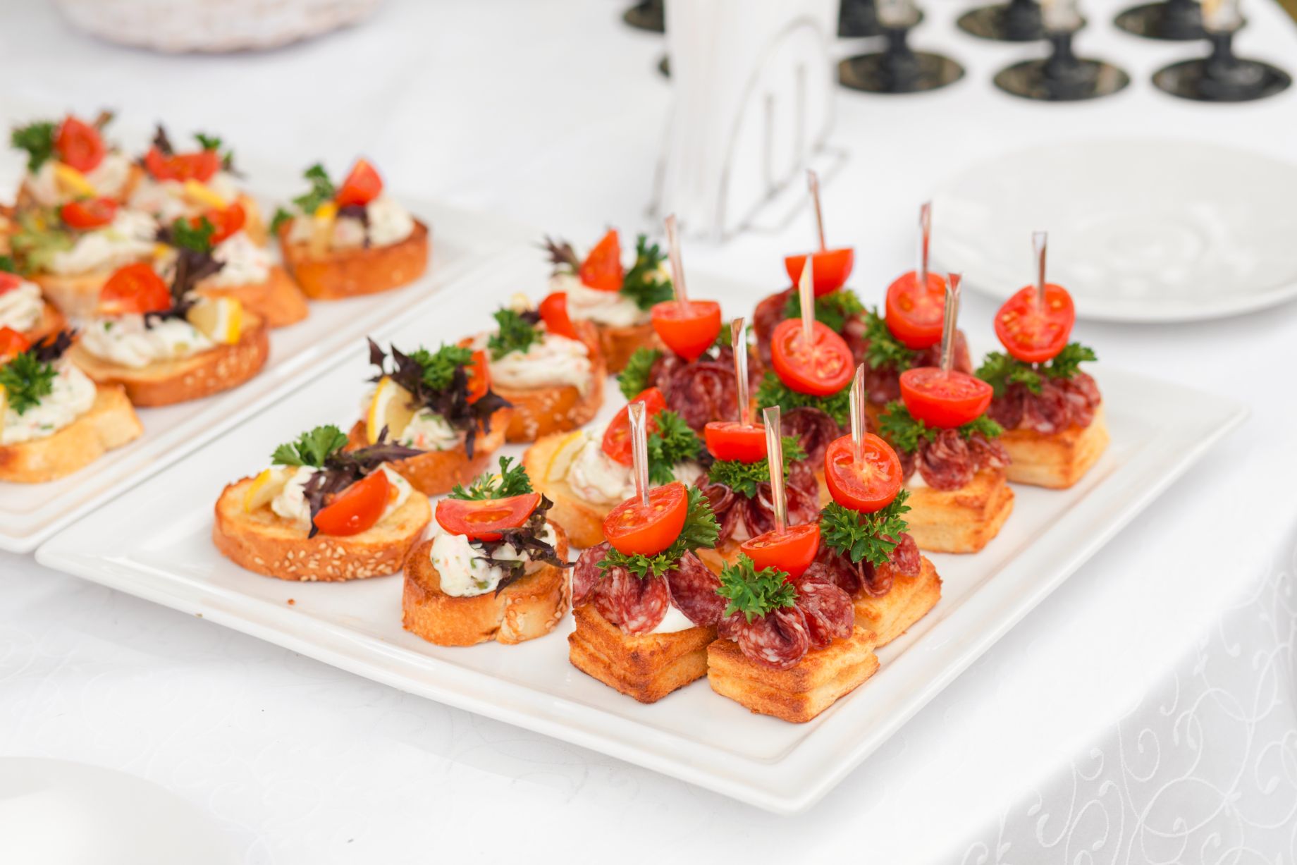 Canapés para fiestas; la solución para su conservación - Catering ...
